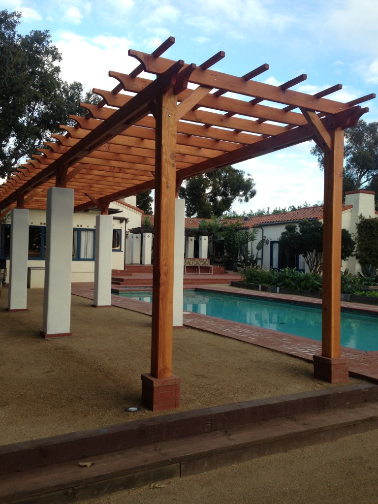 Pergola Assembly Process - Forever Redwood