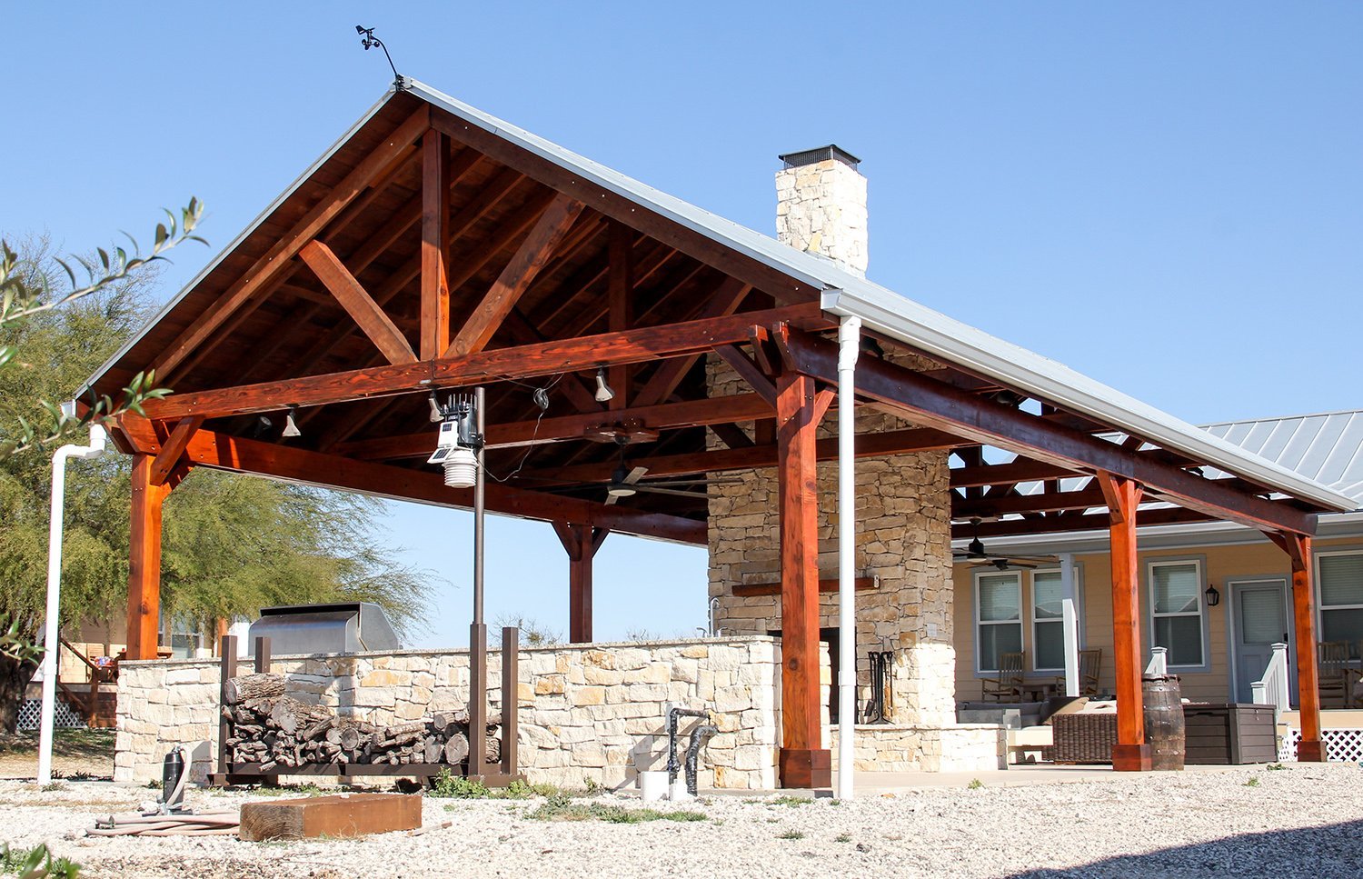 Del Rio Cathedral Ceiling Thick Timber Pavilion | Forever Redwood