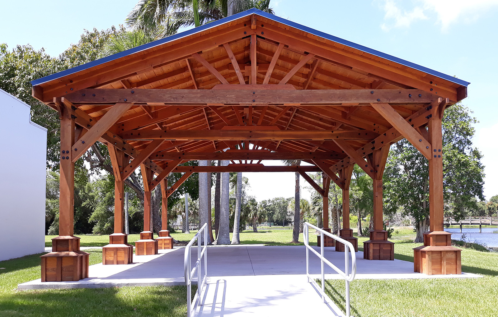 Del Rio Cathedral Ceiling Thick Timber Pavilion | Forever Redwood