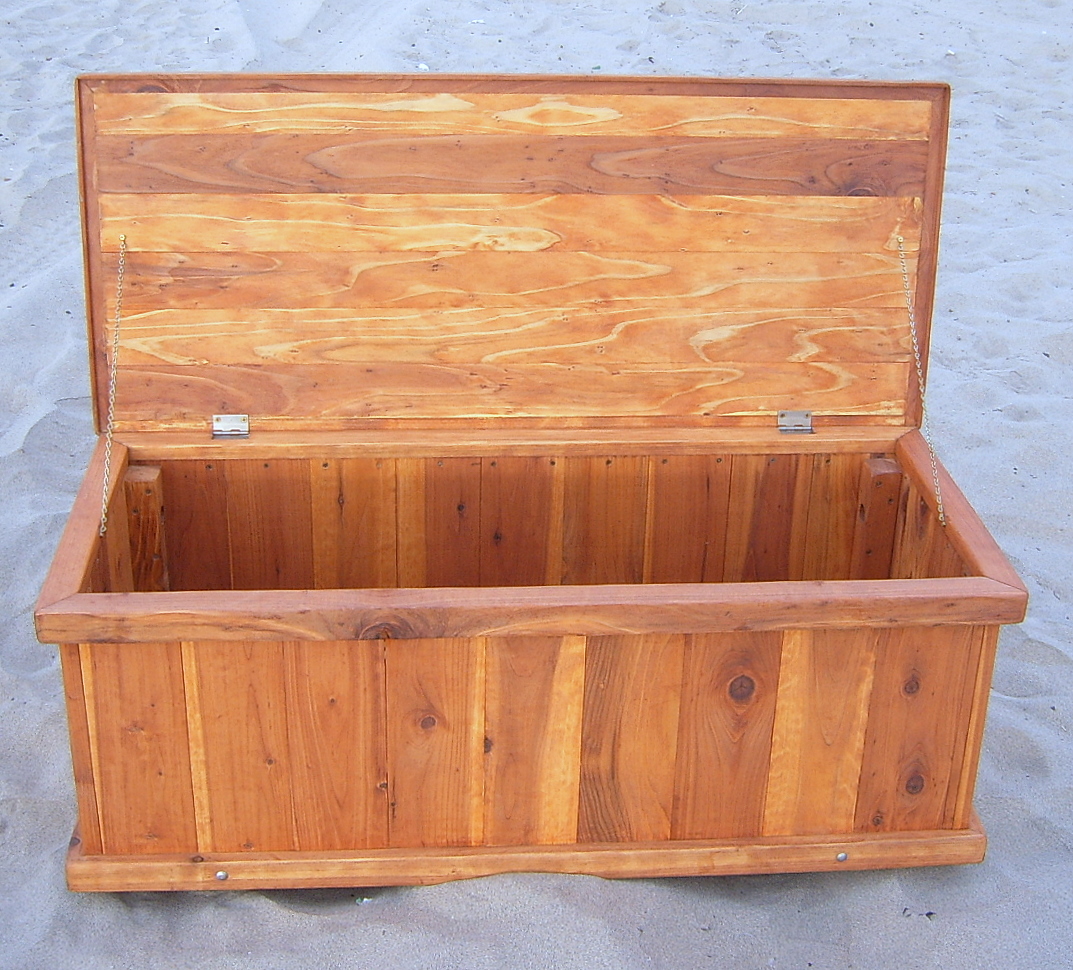 Wooden Storage Bench | Forever Redwood